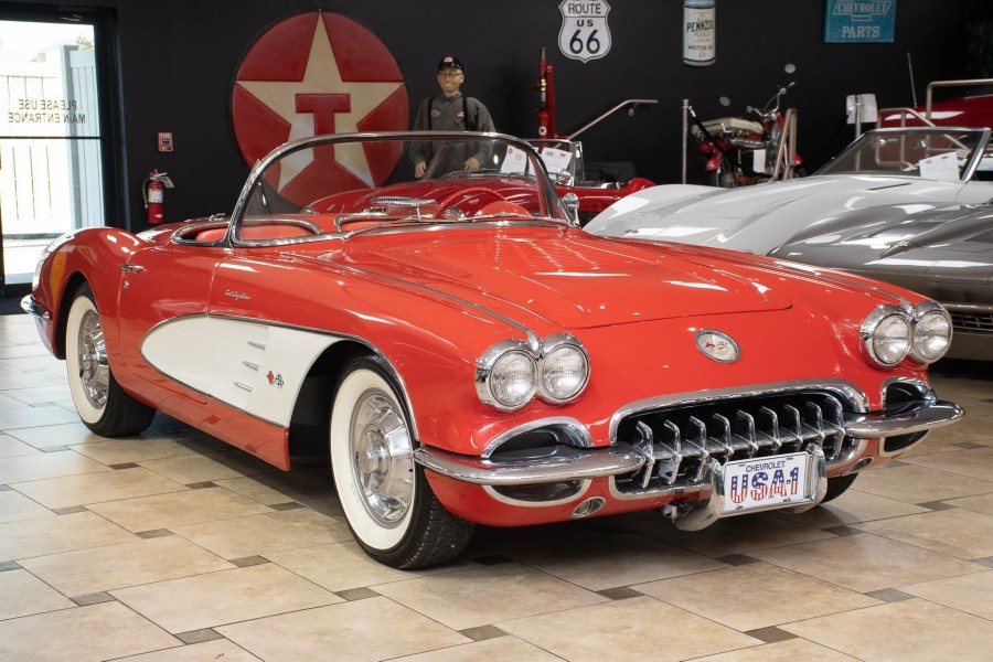 Oldtimer Chevrolet Corvette in einwandfreiem Zustand - Classic Oldtimer