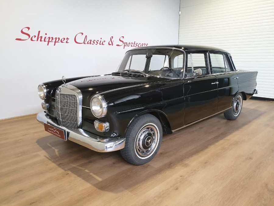 Top: Mercedes Benz 230 Heckflosse W110 6 Zylinder abzugeben - Classic ...
