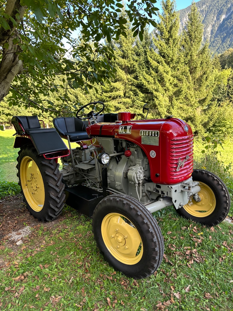 Abzugeben: Steyr t84 mit 1 Betriebsstunden. Der Traktor ist in ...