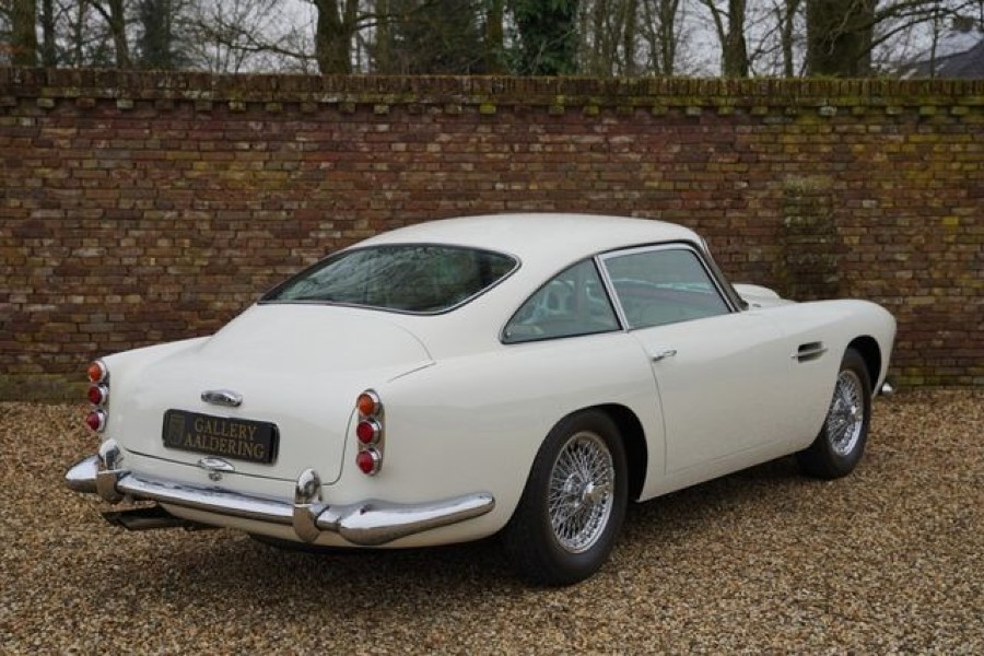Aston Martin DB4 Series 3 - Classic Oldtimer